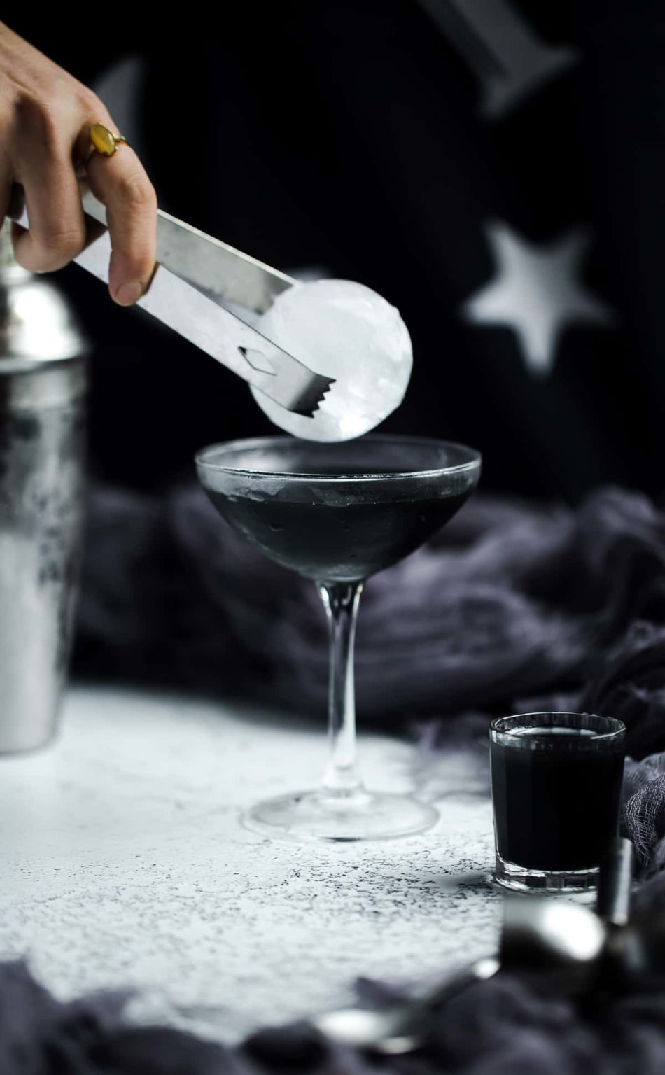 15 Pitch Black Cocktails | Outside The Wine Box