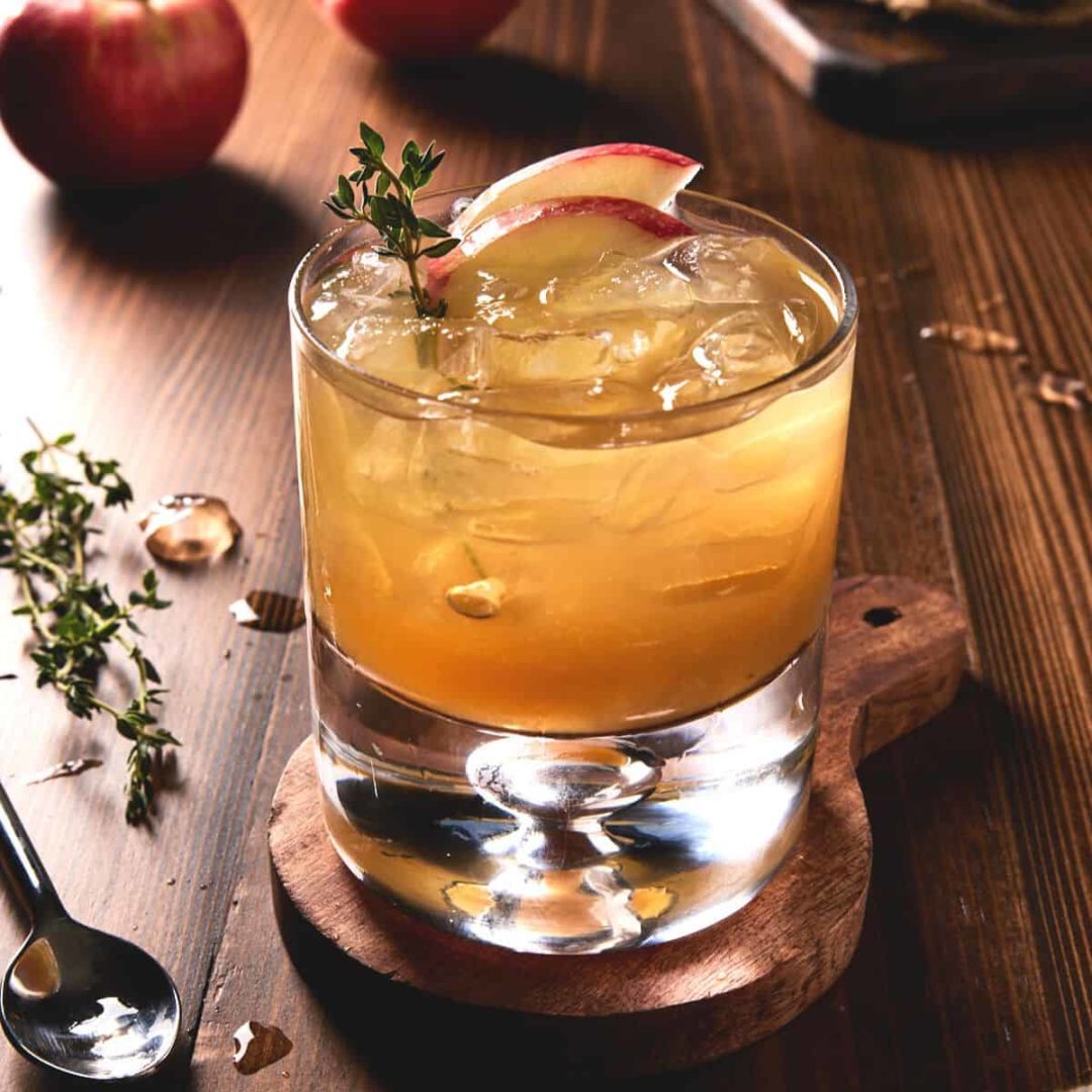 20 Classic Apple Brandy Cocktails You'll Fall In Love With | Outside ...