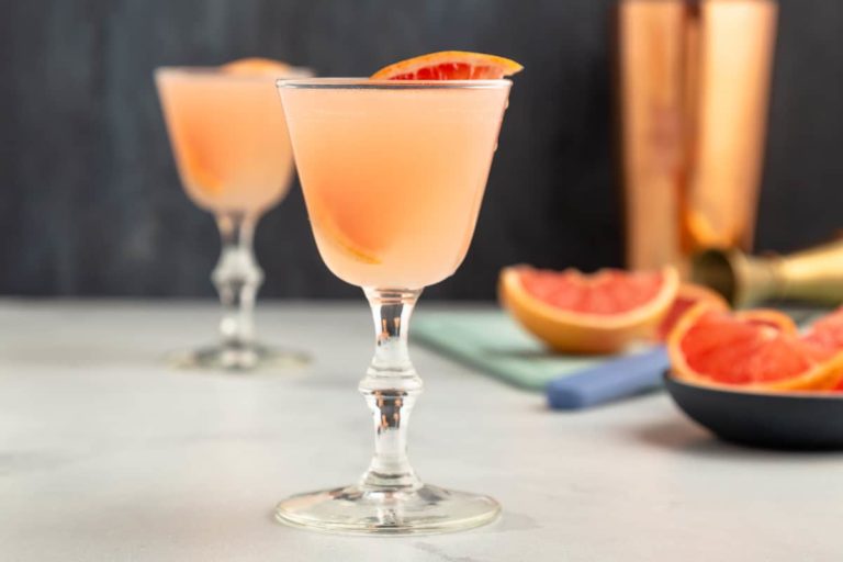 20 Refreshing Grapefruit Vodka Cocktails | Outside The Wine Box